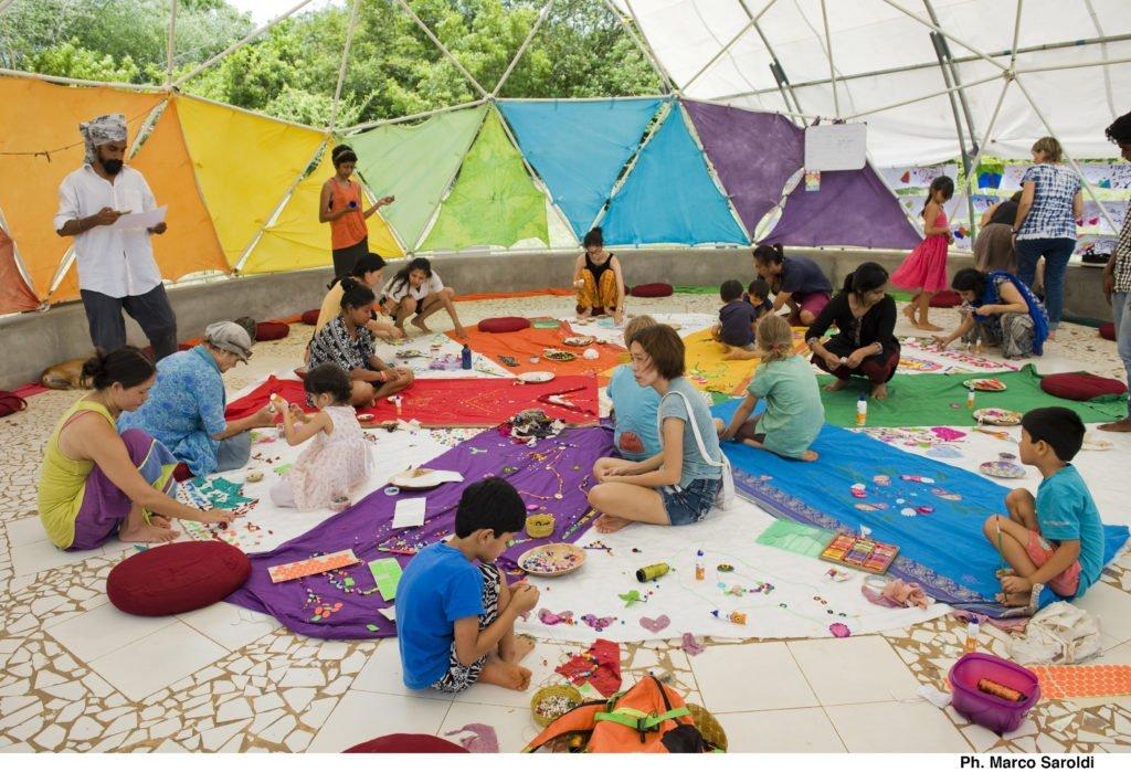 Capturing Human Unity: A Photo Gallery - Inter-Actions